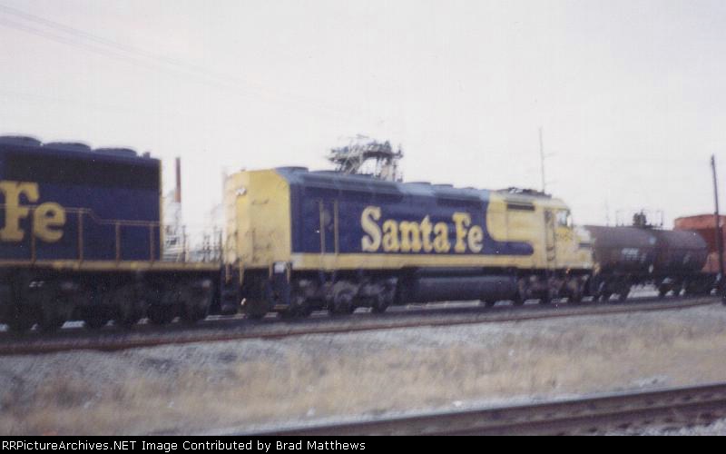Fuzzy picture of ATSF 5978 entering Cherokee Yard